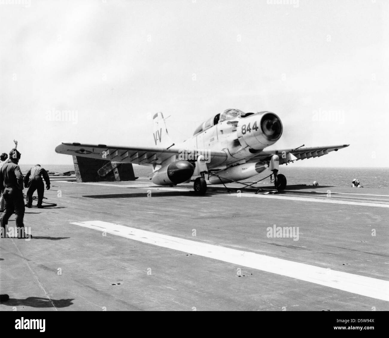 Douglas AD-5N "Skyraider" of VA(AW)-35 Squadron "Night Hecklers", Det ...