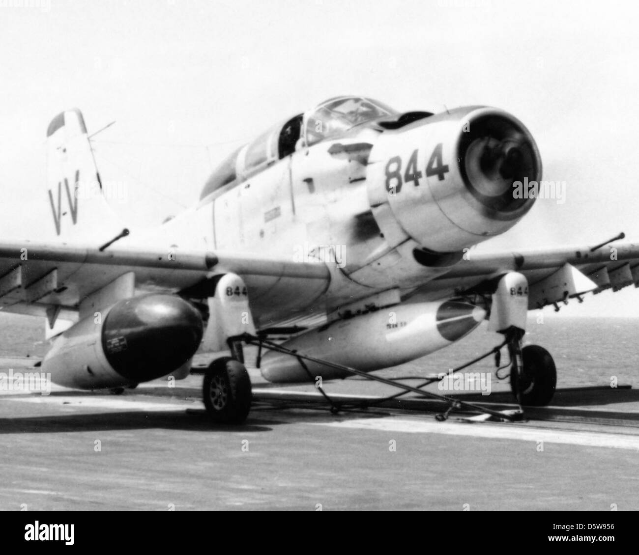 Douglas AD-5N "Skyraider" of VA(AW)-35 Squadron "Night Hecklers", Det ...