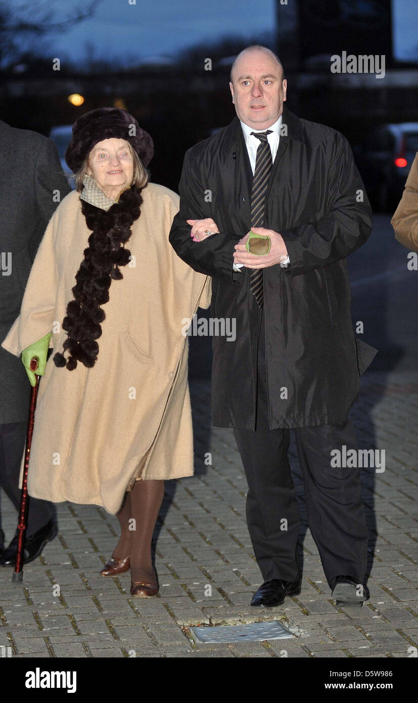 David Kelly's wife Laurie Morton and David Kelly Jr. The removal of ...