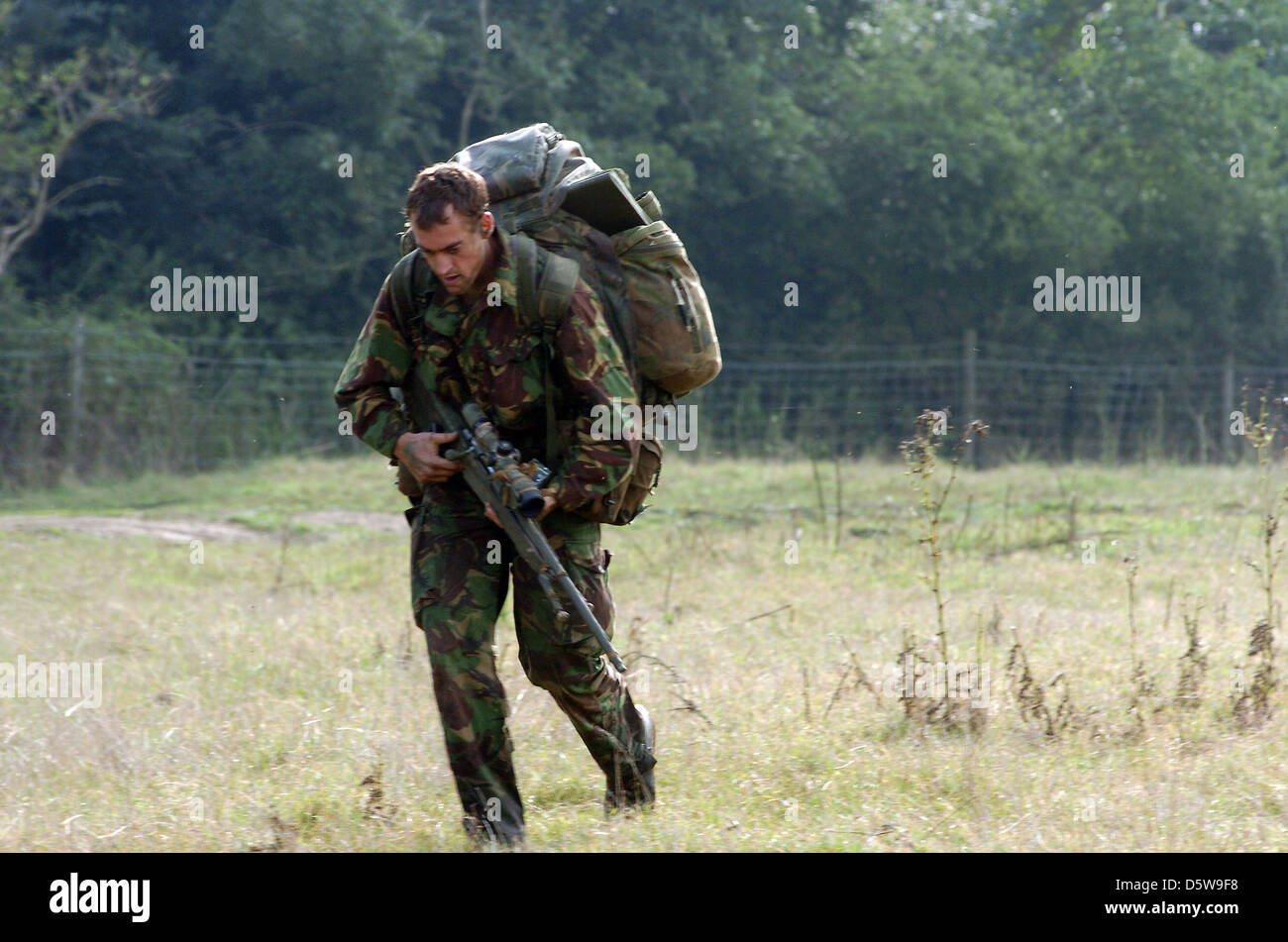 Snipers rifle hi-res stock photography and images - Alamy
