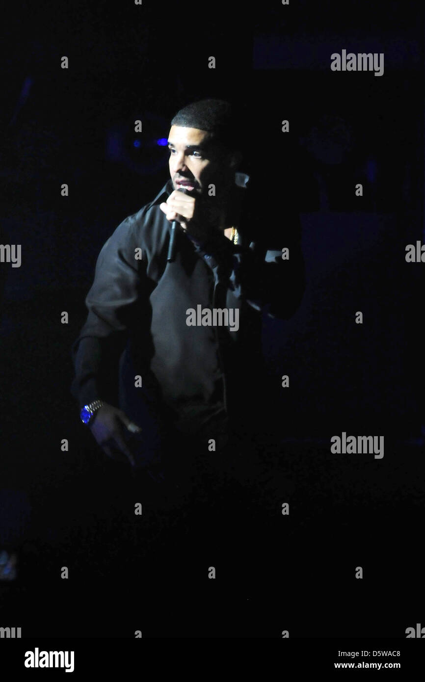 Rapper Drake performs on opening night of Club Paradise tour at Bank ...