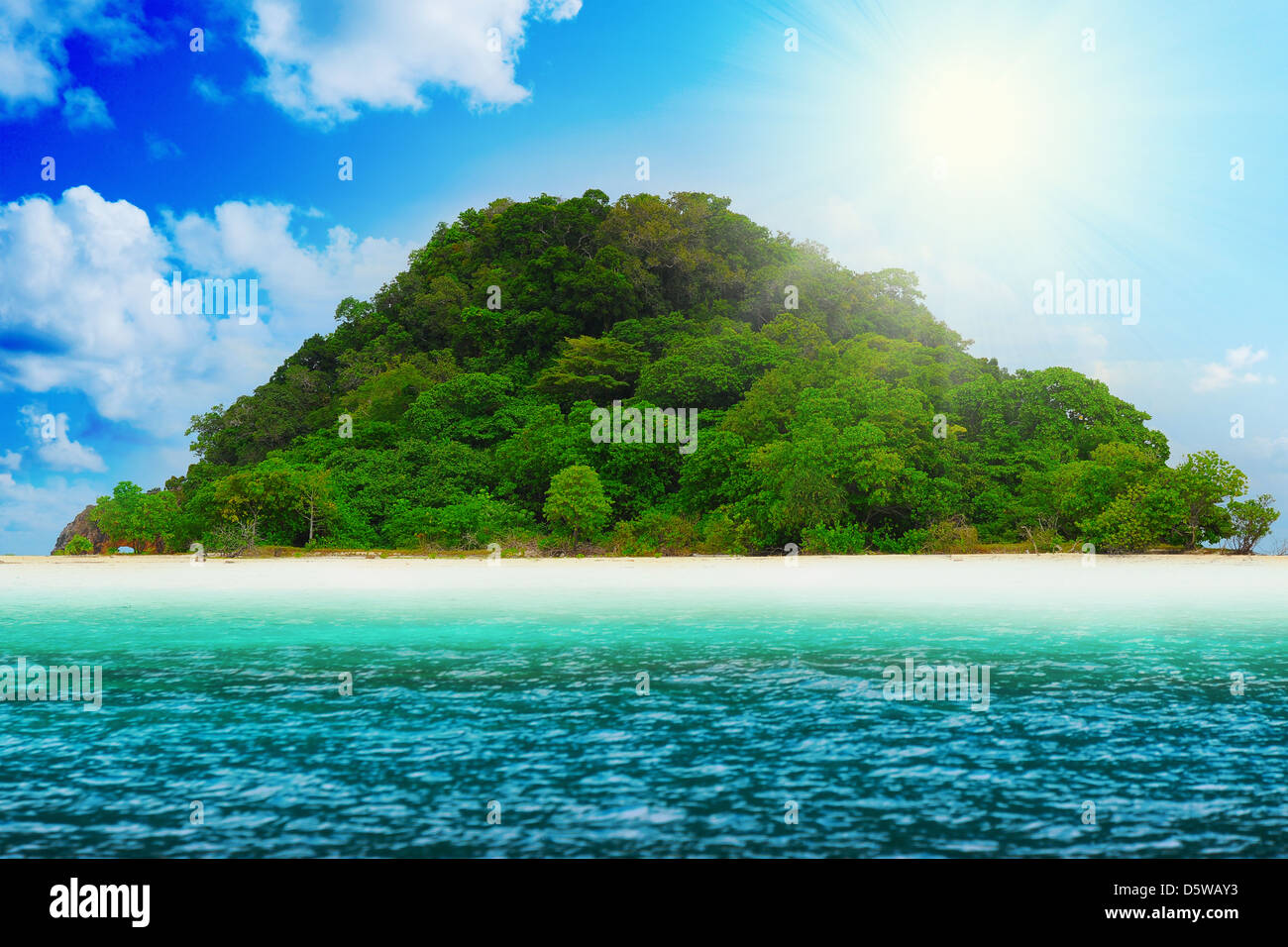 Sunny tropical beach on the island Stock Photo - Alamy