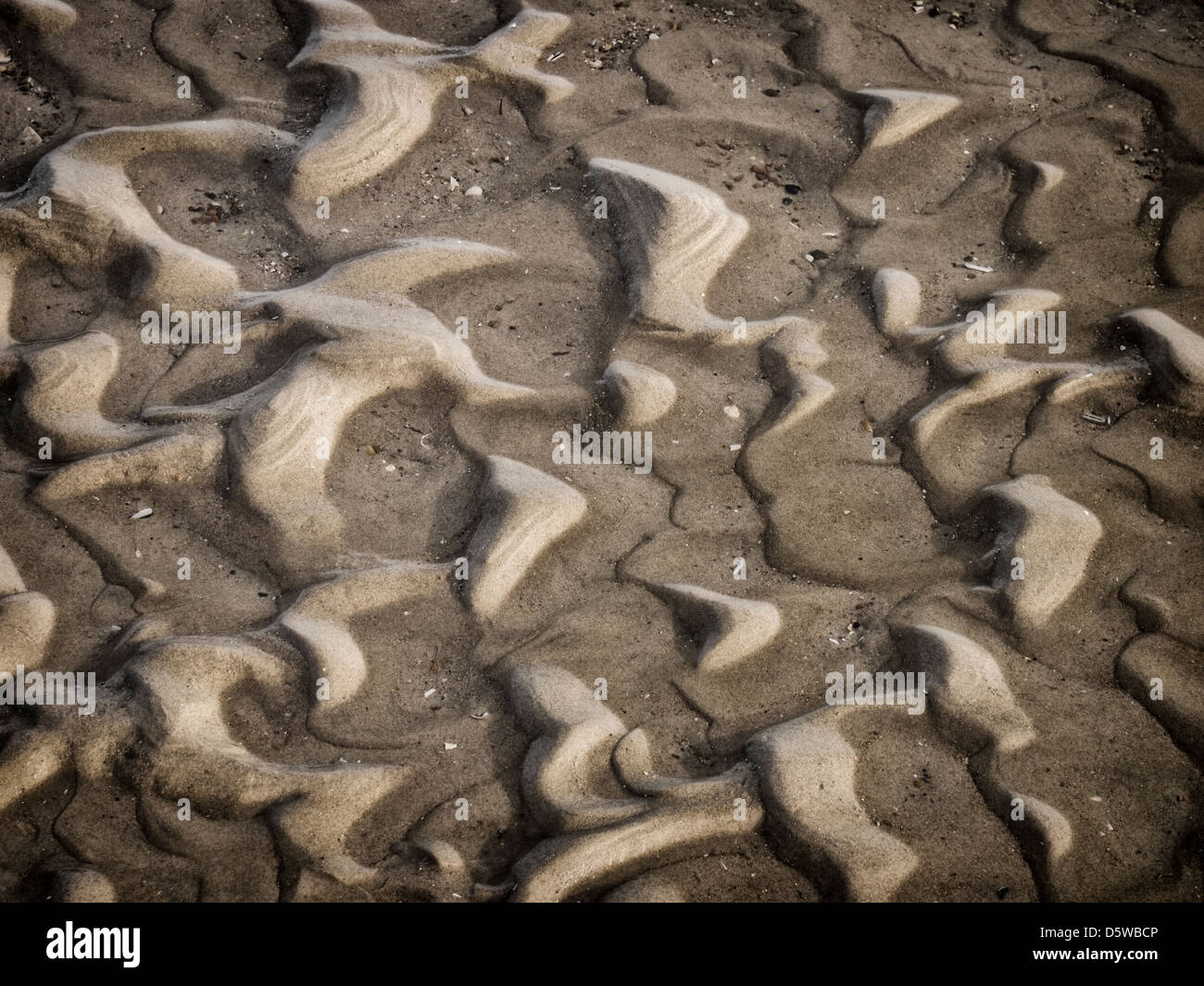 Wavy sand pattern hi-res stock photography and images - Alamy