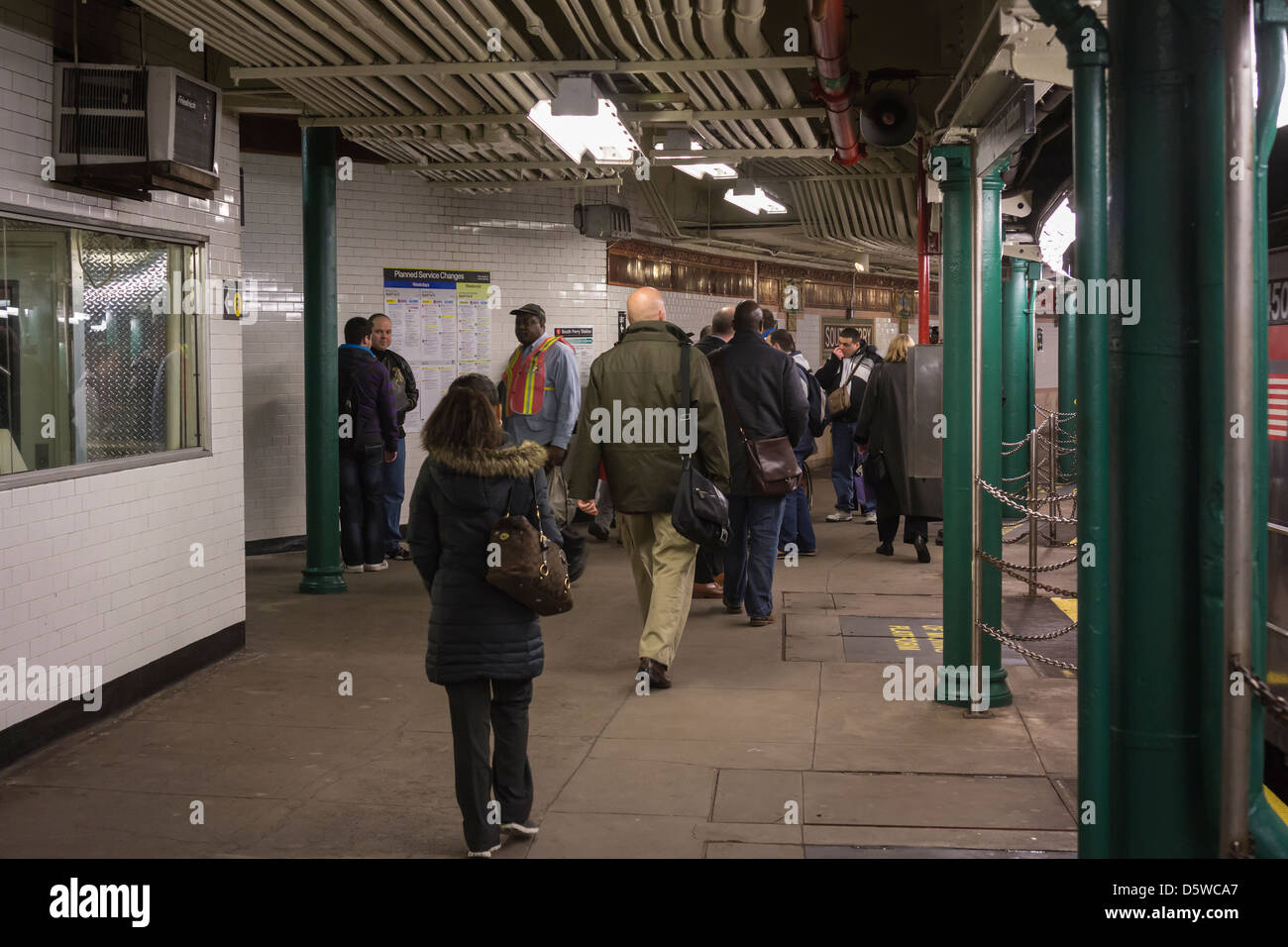 South ferry station hi-res stock photography and images - Alamy