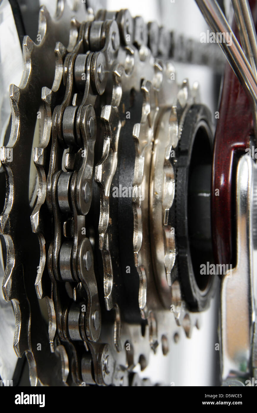 Cogs machine chain hi-res stock photography and images - Alamy