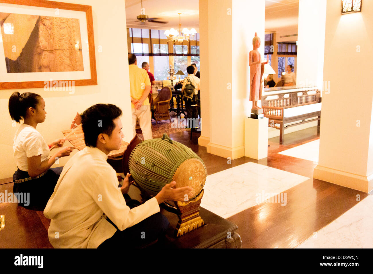 Luxury Hotel Lobby Couple High Resolution Stock Photography and Images ...