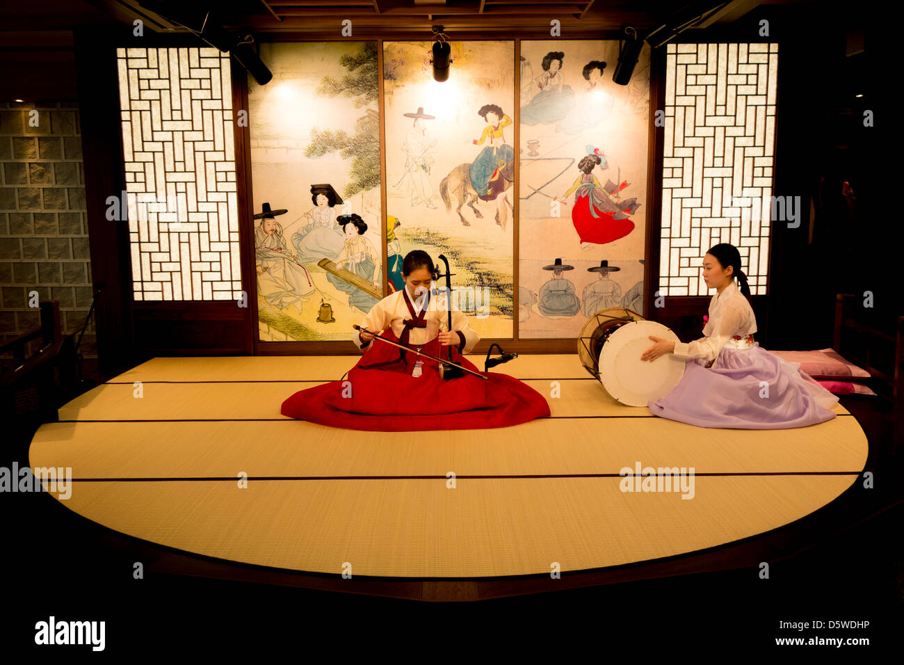 Two Dancers In Traditional Dress High Resolution Stock Photography and ...