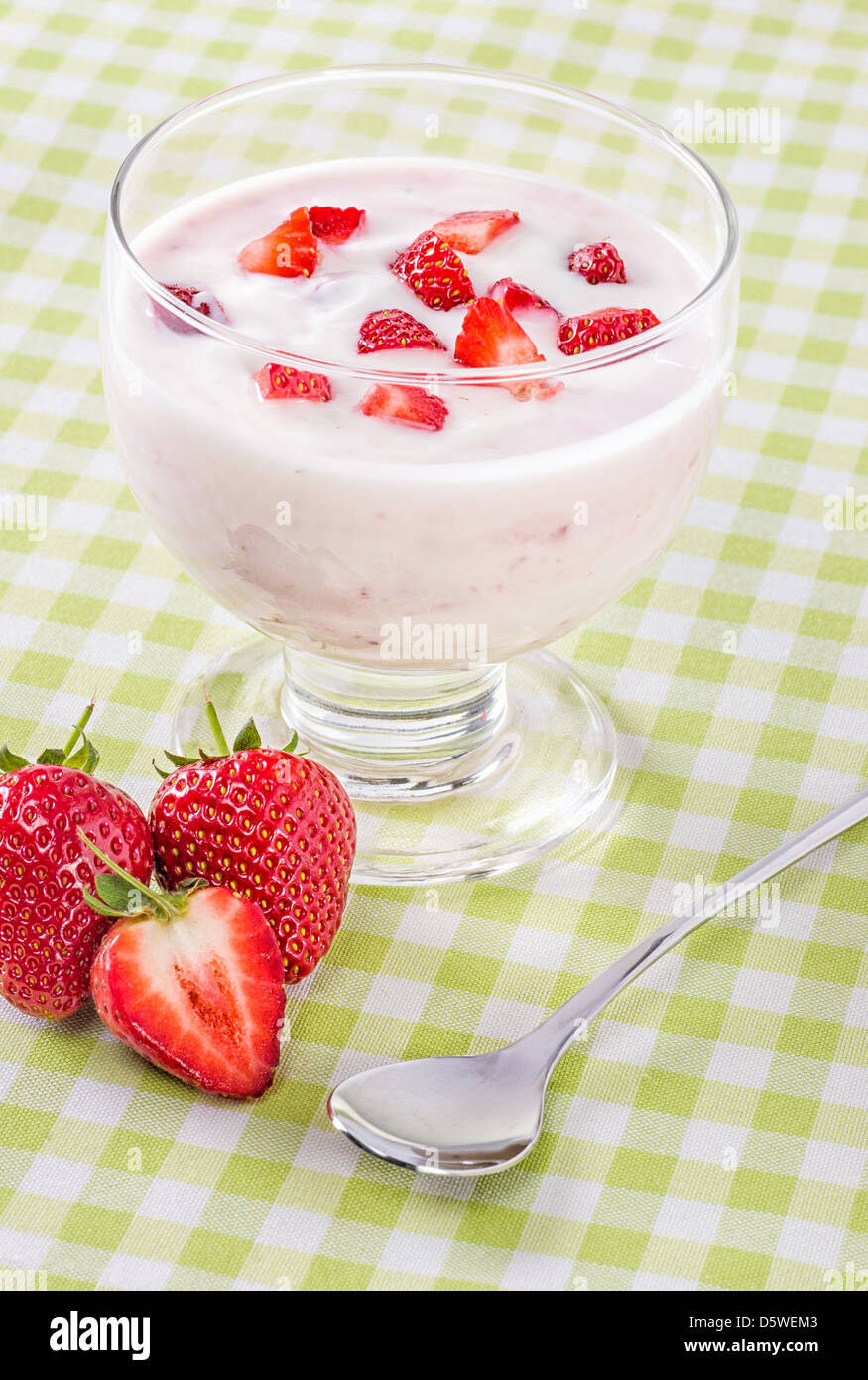 Fresh creamy strawberry yogurt Stock Photo - Alamy
