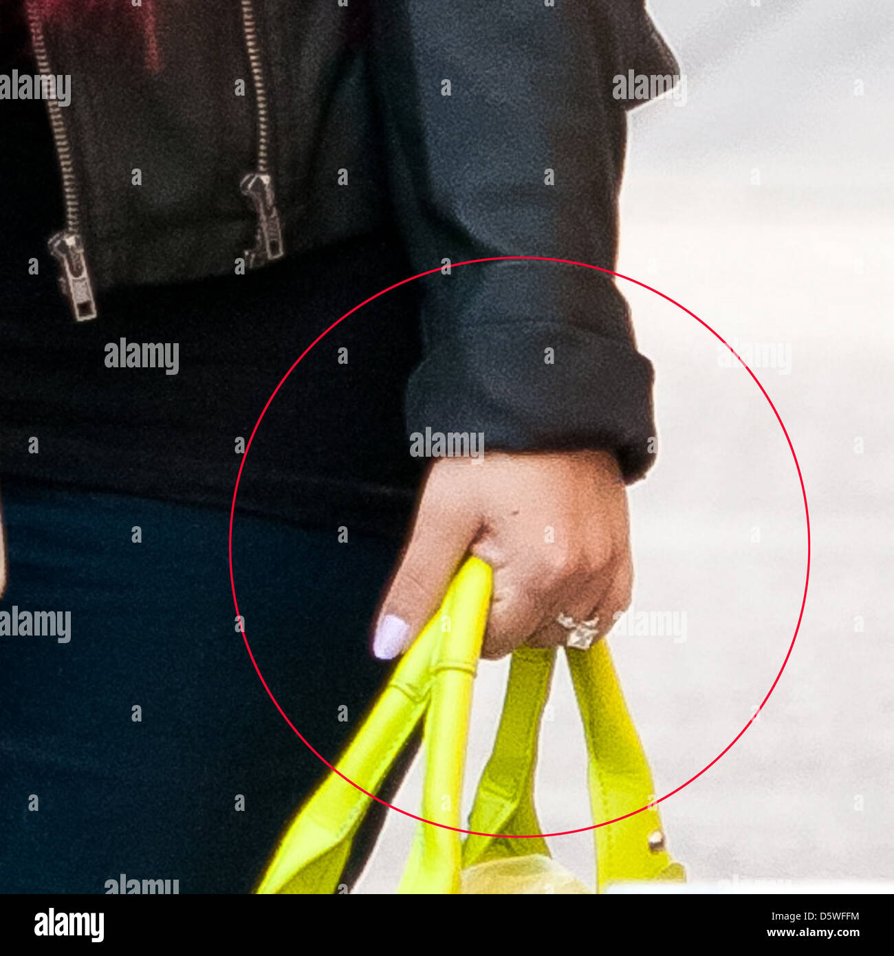 Nicole 'Soki' Polizzi Nicole 'Soki' Polizzi plays diamond dodging with ...