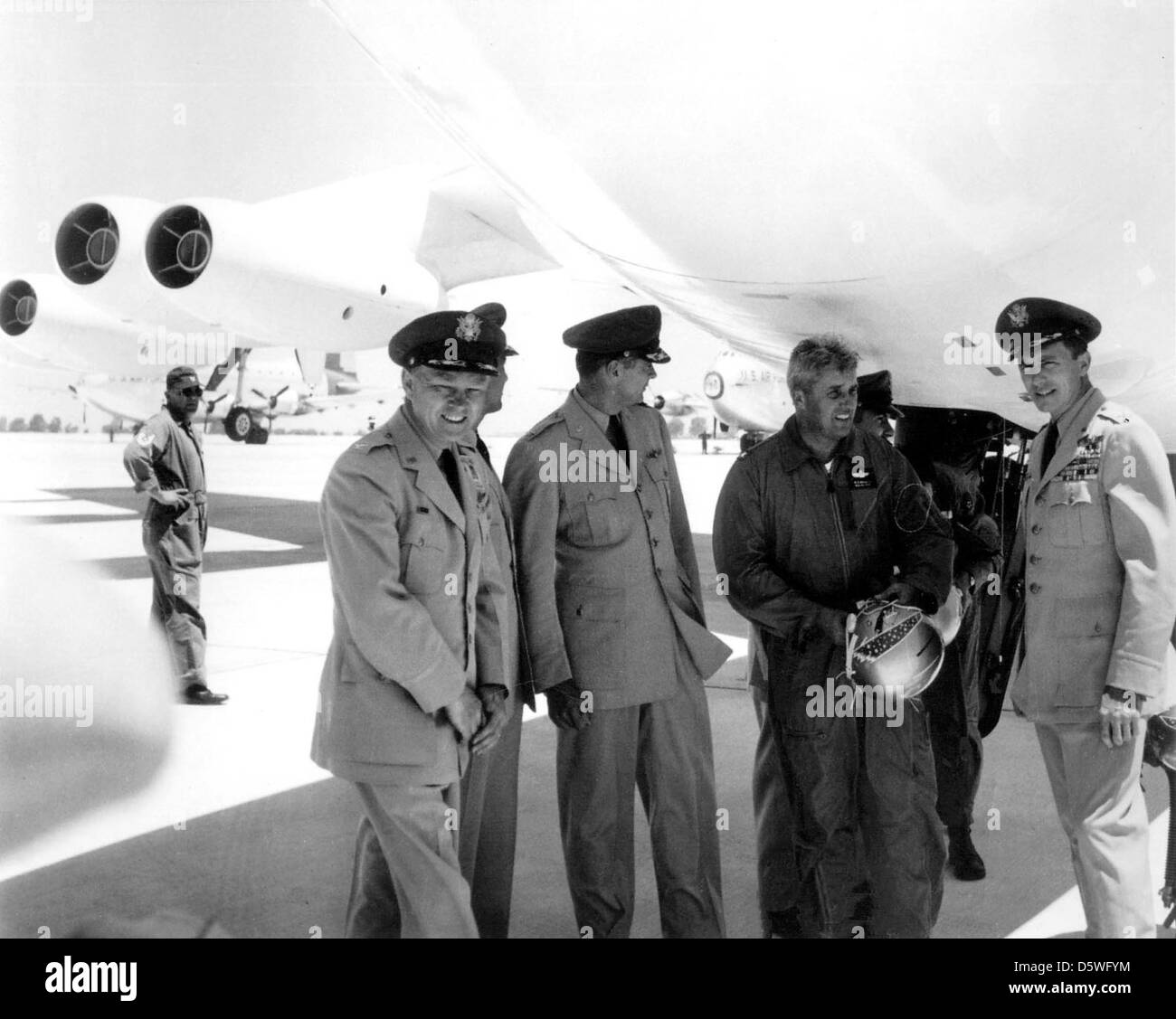 U s air force gen william Black and White Stock Photos & Images - Alamy