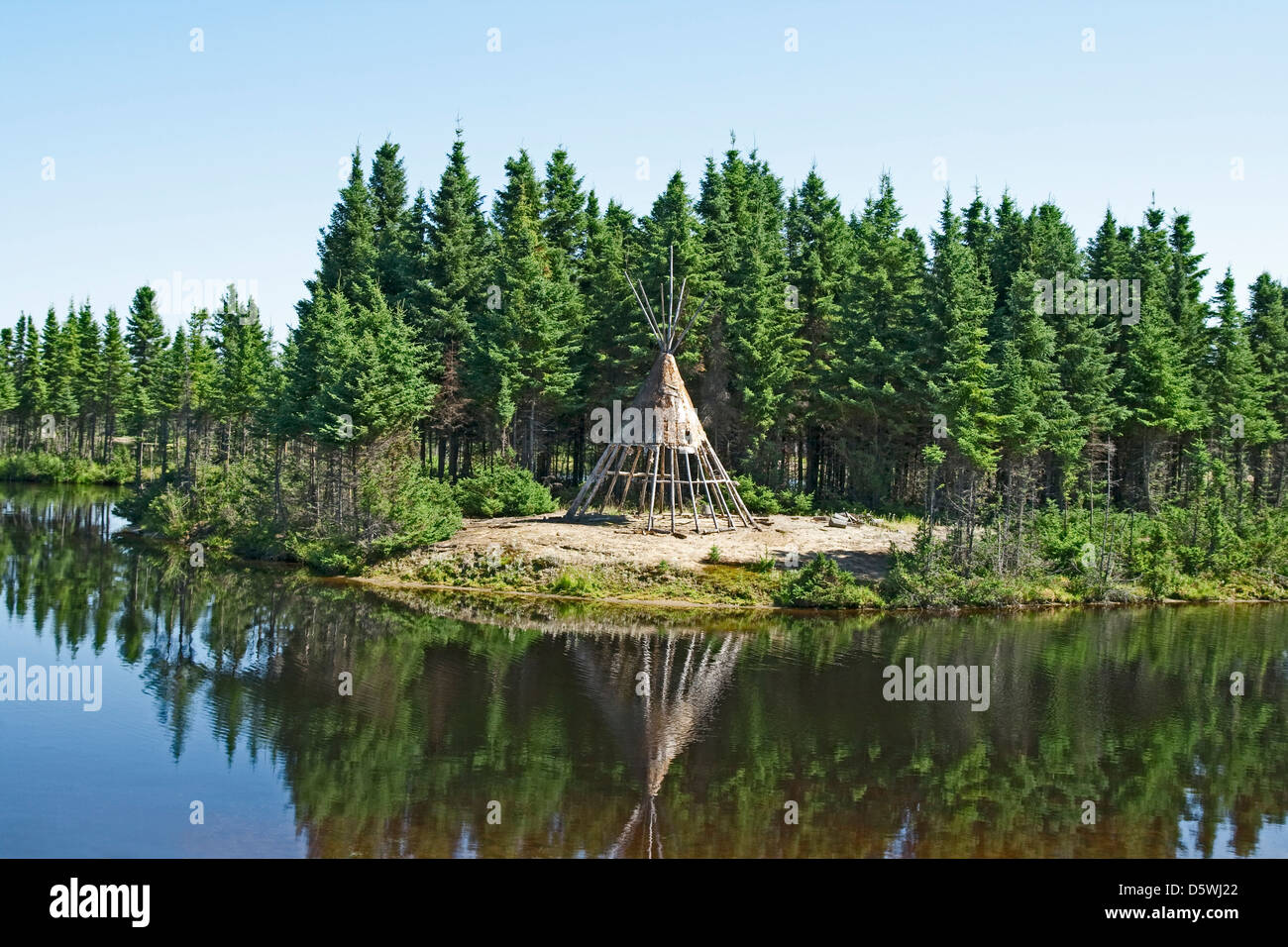 Traditional Native American tipi on a lakeshore Stock Photo - Alamy