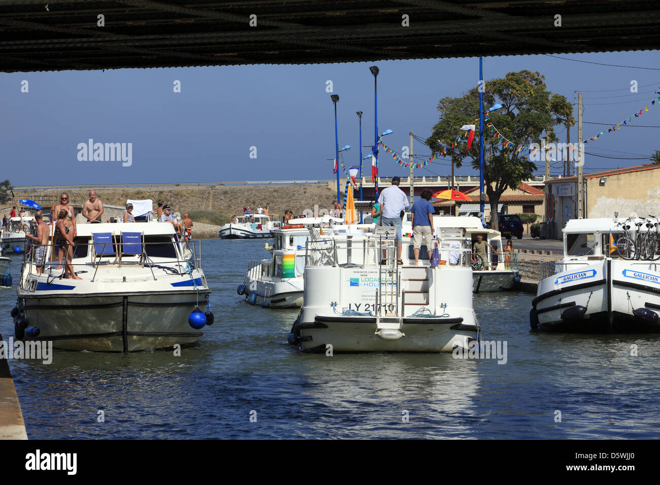 Frontignan bridge hi-res stock photography and images - Alamy