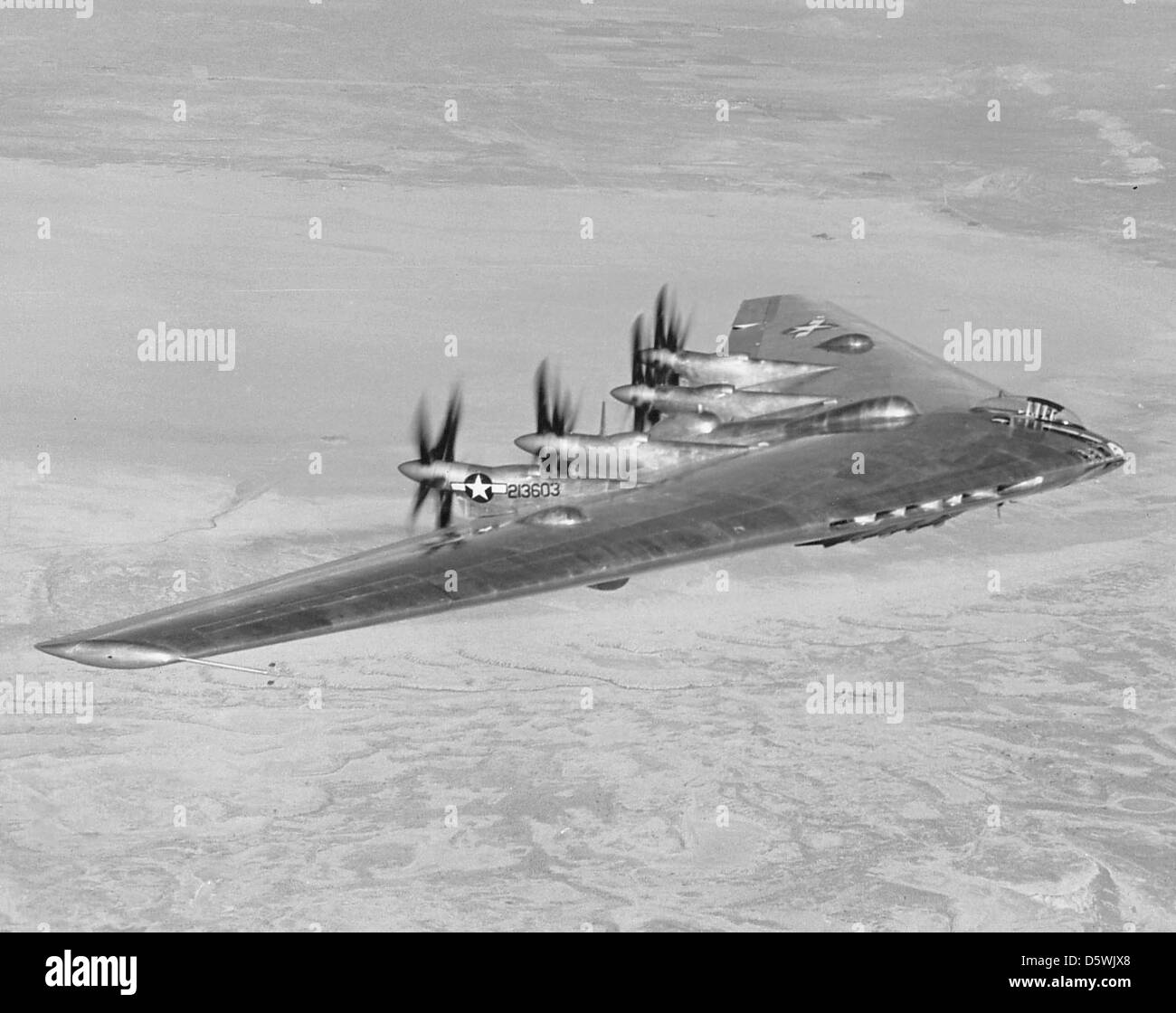 Plane flying 35 hi-res stock photography and images - Alamy