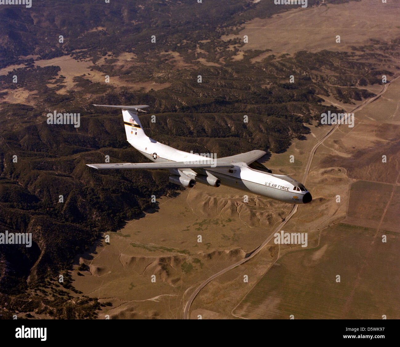 Lockheed c 141a starlifter hi-res stock photography and images - Alamy