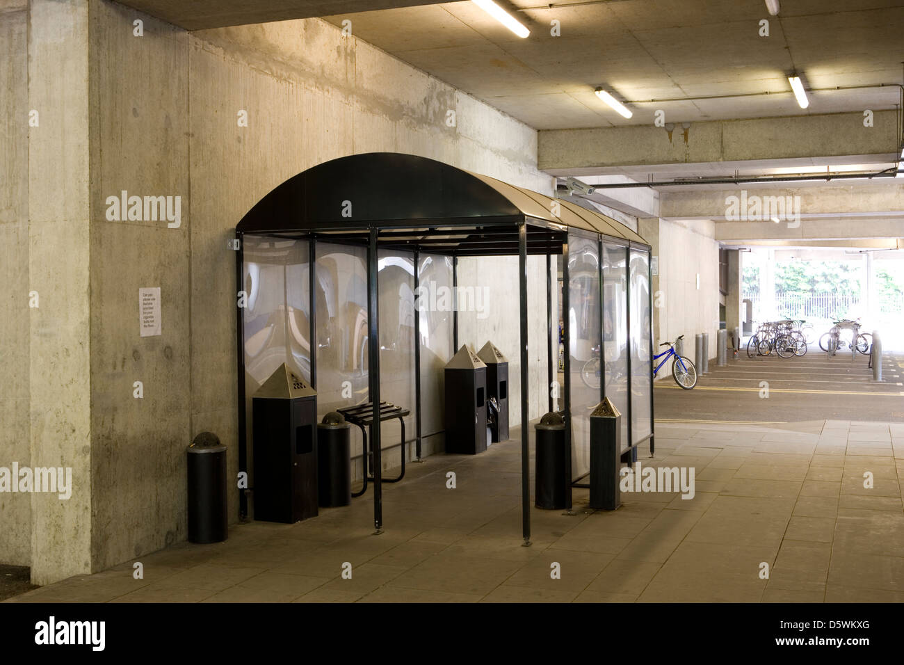Smokers building hi-res stock photography and images - Alamy