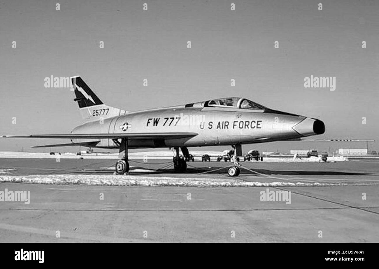 F 100a super sabre hi-res stock photography and images - Alamy
