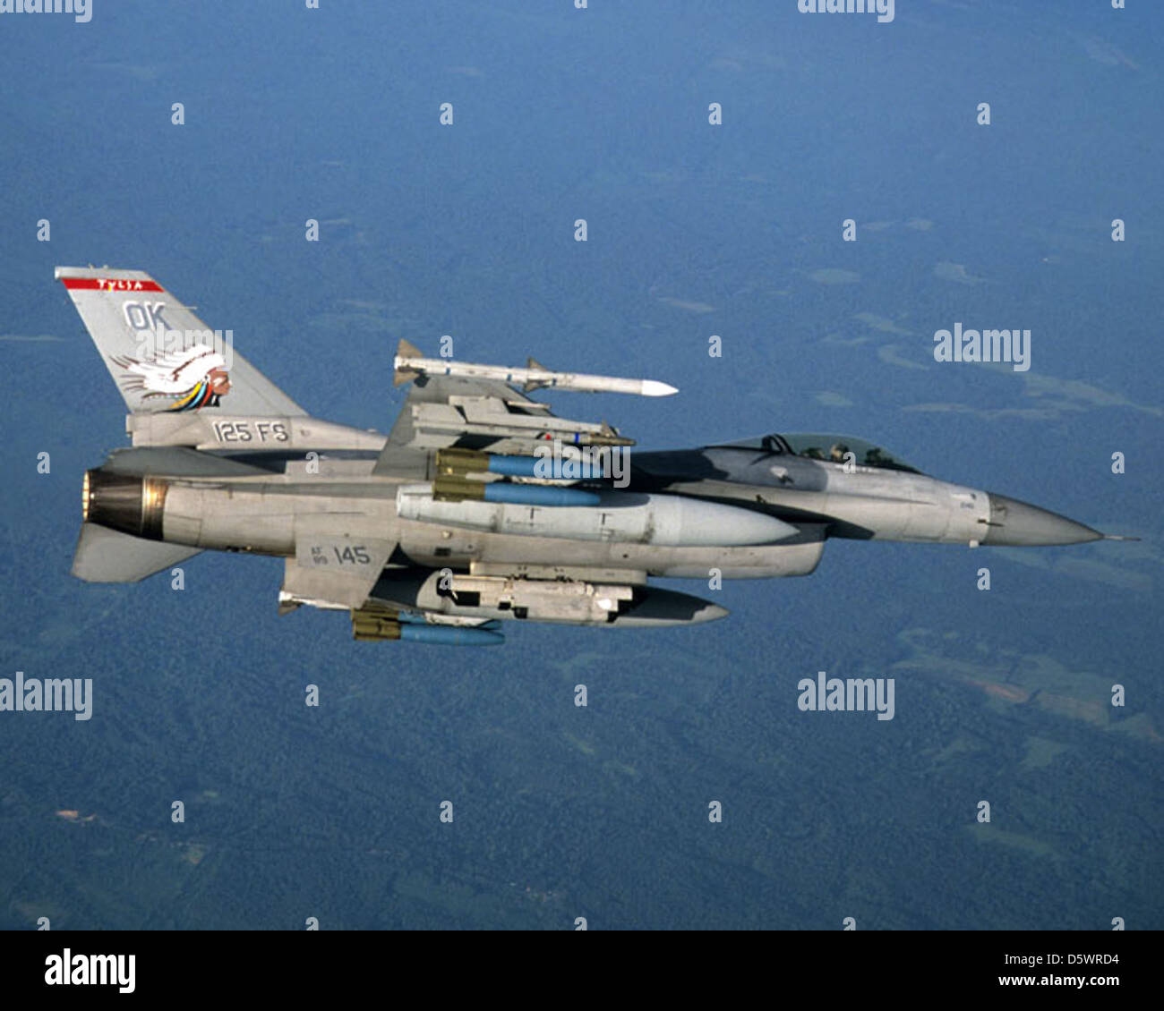 General Dynamics F-16 "Fighting Falcon Stock Photo - Alamy