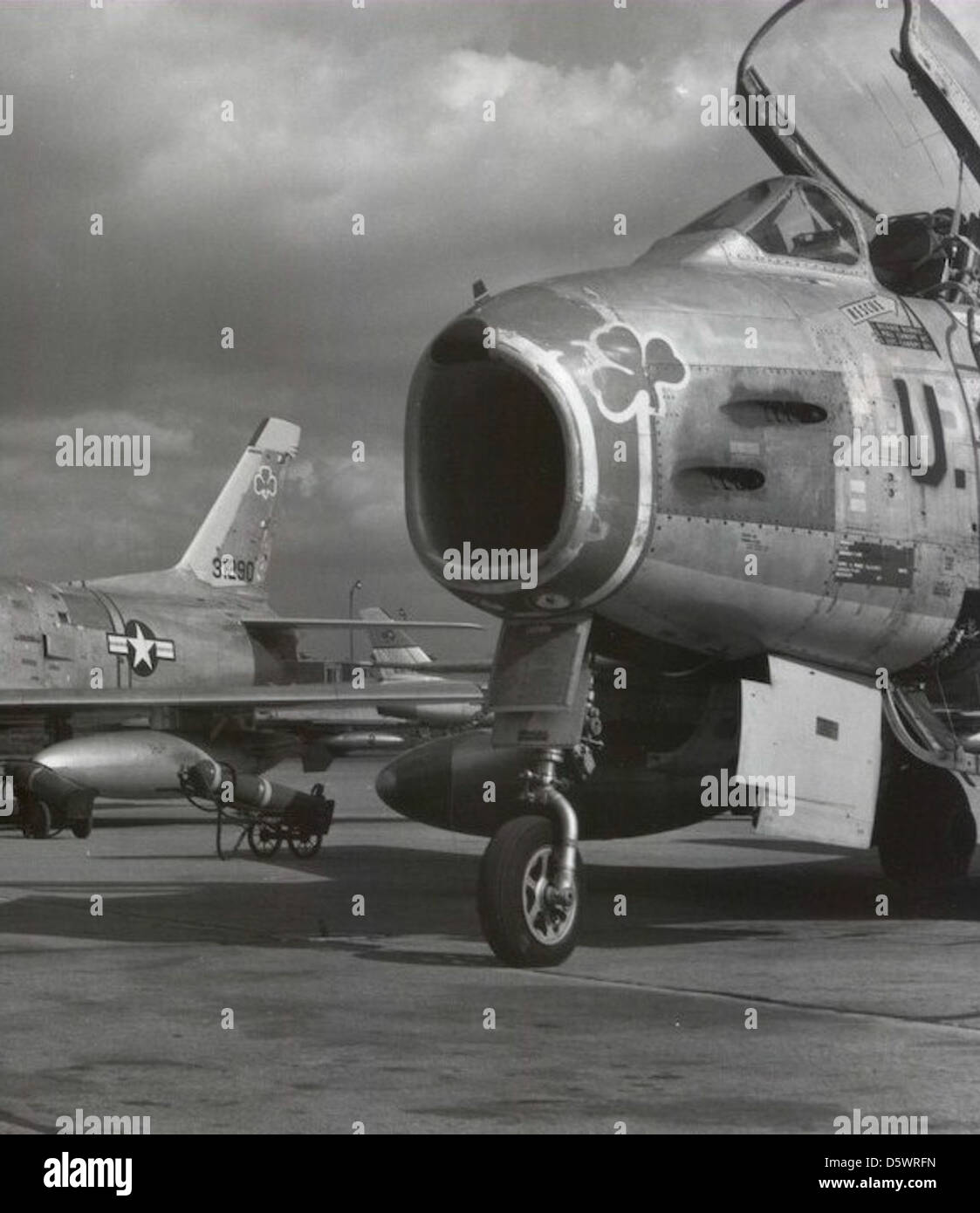 F 86h hi-res stock photography and images - Alamy