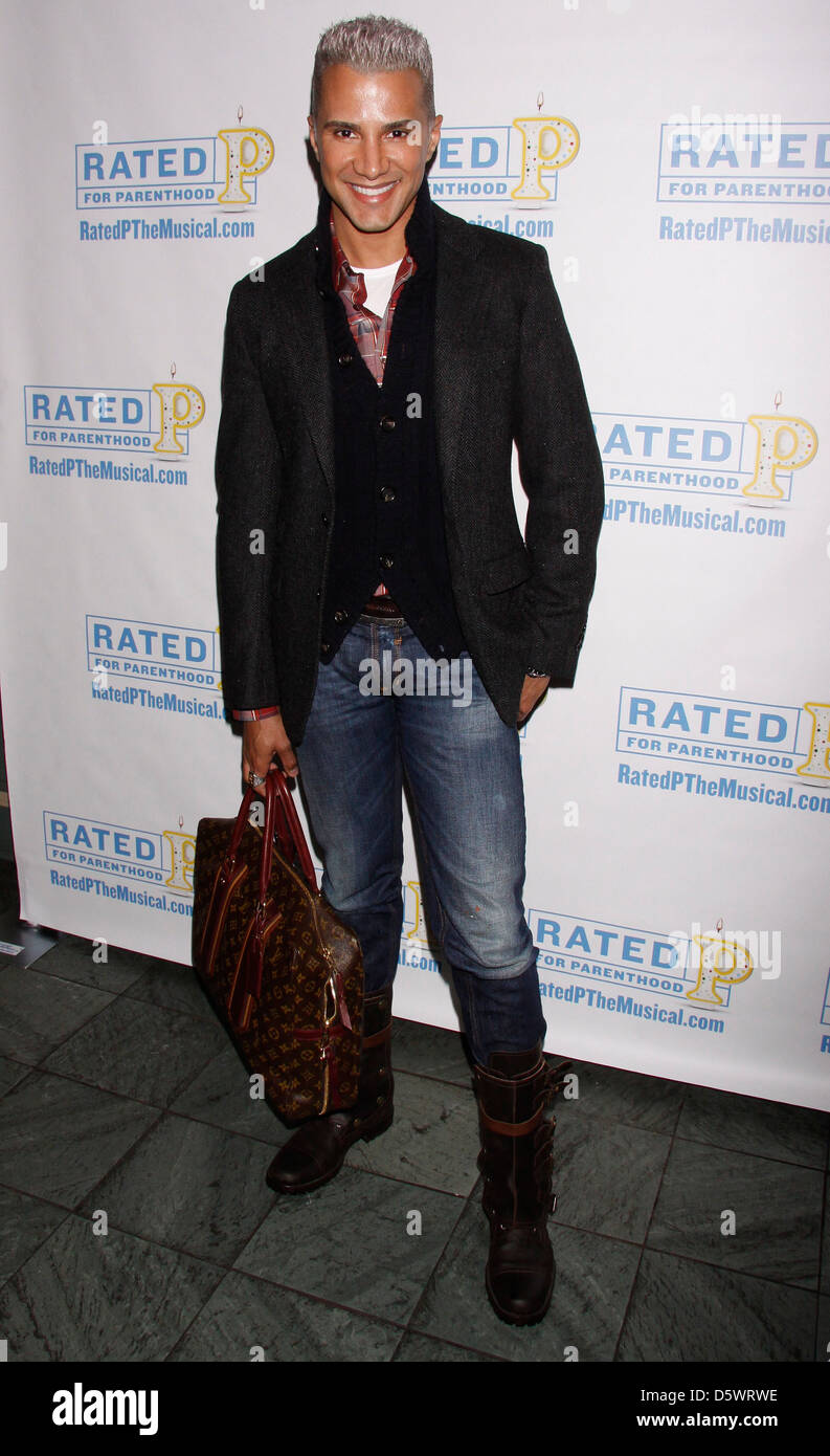 Jay Manuel Shirtless