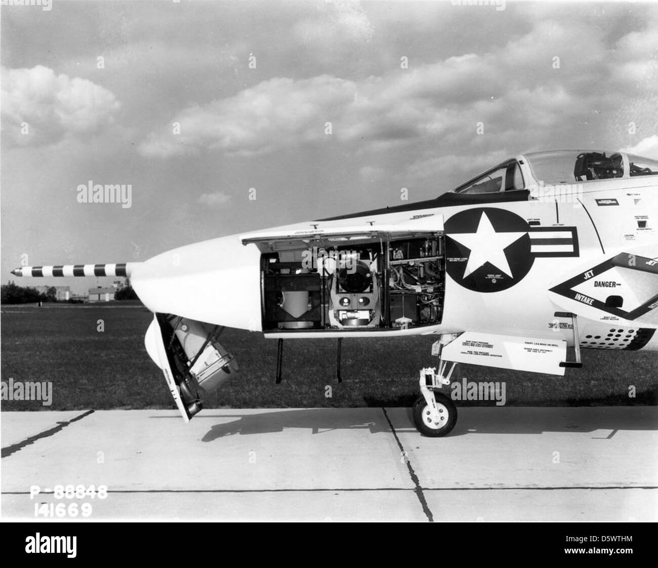 Grumman f9f panther hi-res stock photography and images - Alamy