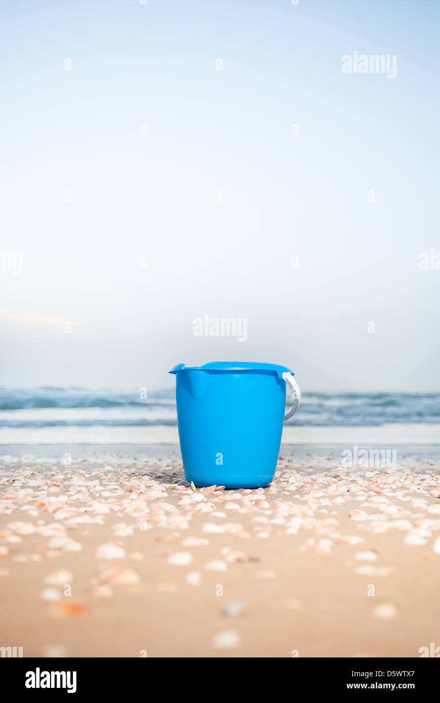 Sea shells beach bucket hi-res stock photography and images - Alamy