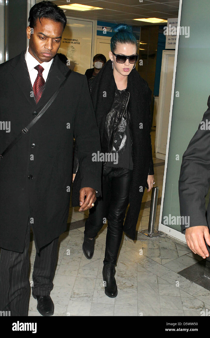 Katy Perry arrives at Charles de Gaulle Airport in Paris Paris, France ...