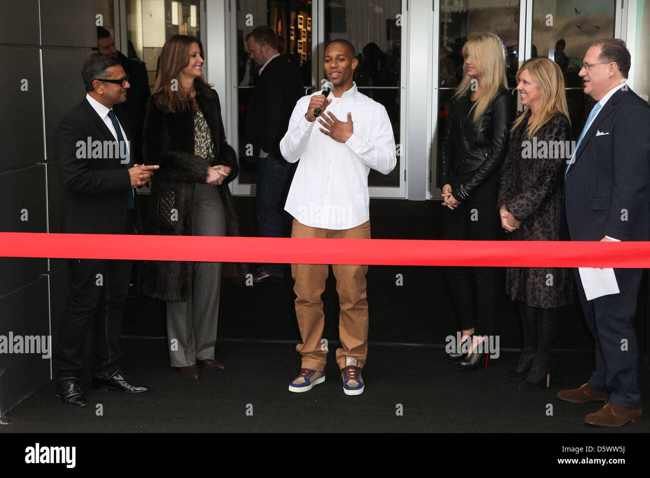 Naeem Khan, Stephanie Winston-Wolkoff, Victor Cruz, Kate Upton, Lisa ...