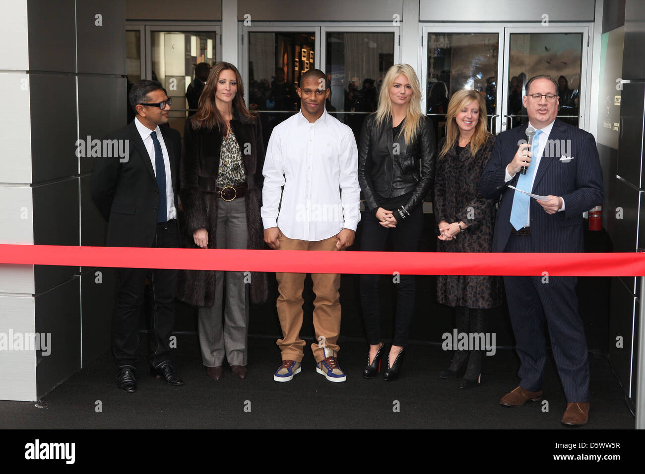 Naeem Khan, Stephanie Winston-Wolkoff, Victor Cruz, Kate Upton, Lisa ...