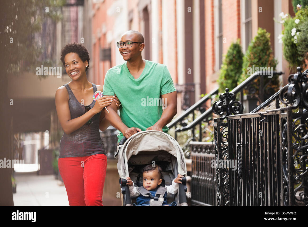 New york city baby dad hi-res stock photography and images - Alamy