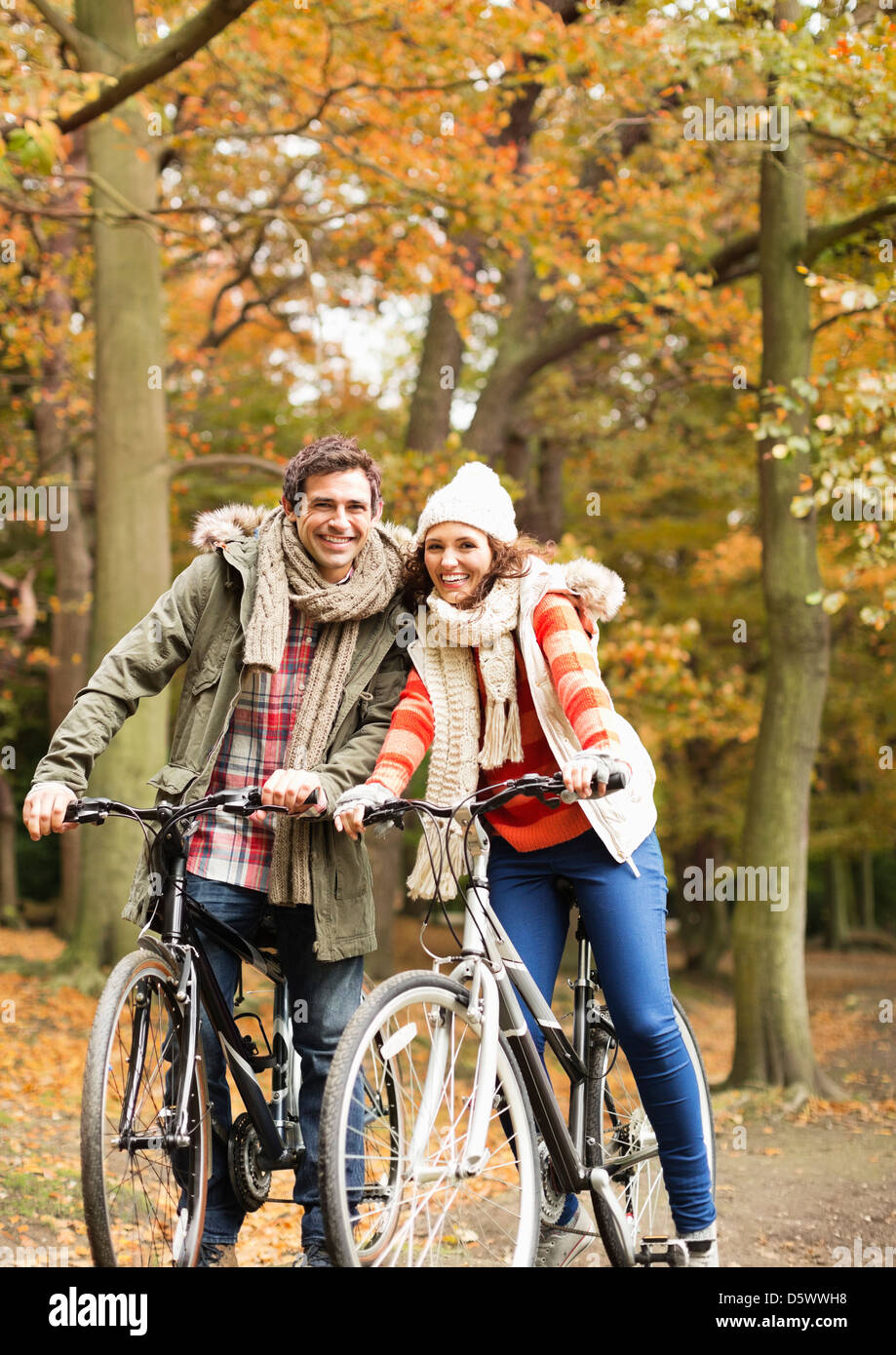 Bike couple love hi-res stock photography and images - Alamy