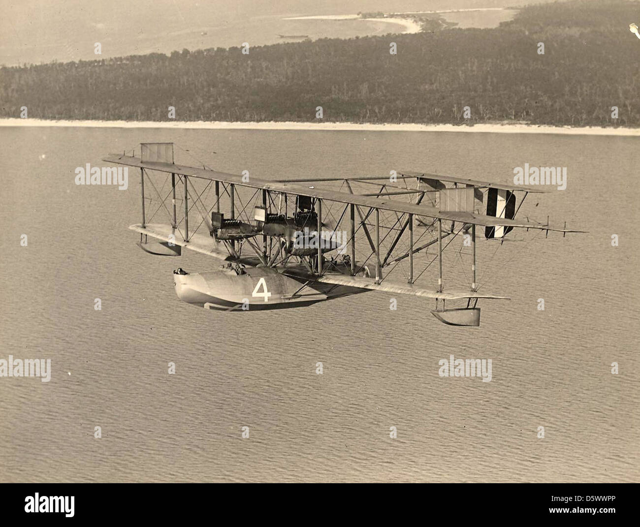 Nc 4 airplane hi-res stock photography and images - Alamy