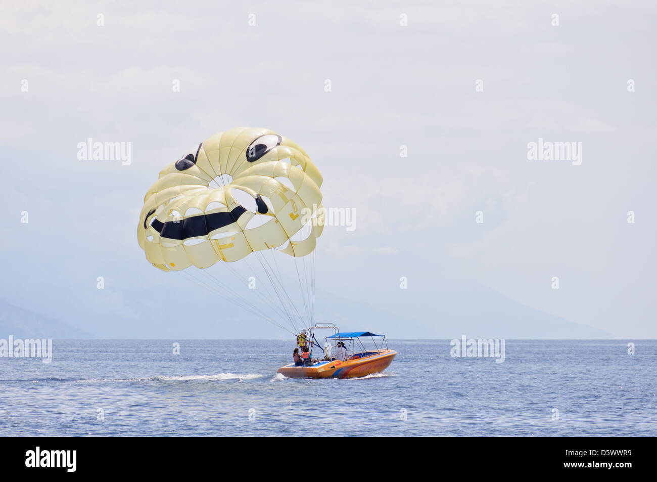 Two Parasailing High Resolution Stock Photography and Images - Alamy