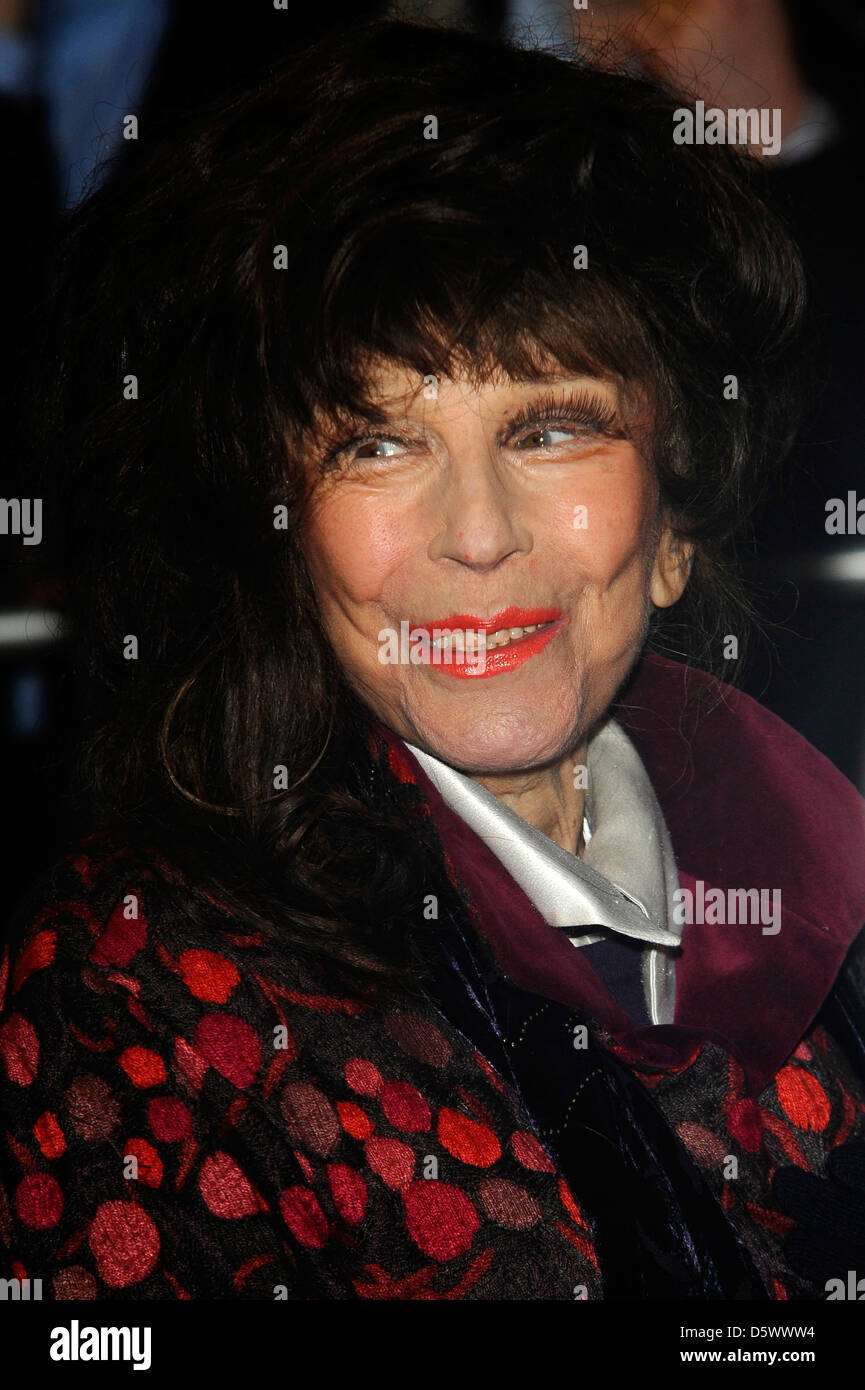 Fenella fielding hi-res stock photography and images - Alamy