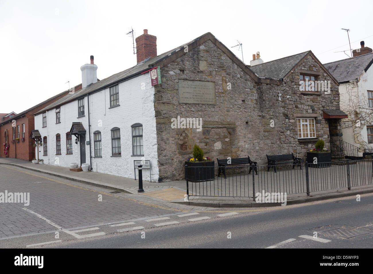 Statute of rhuddlan hi-res stock photography and images - Alamy