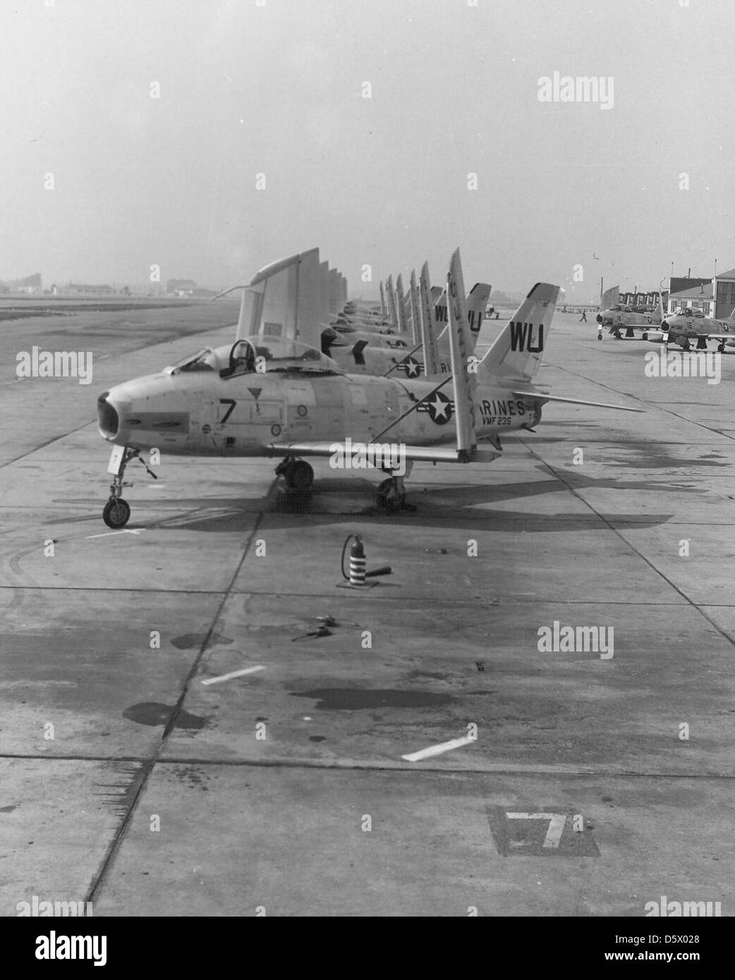 Usmc airplane Black and White Stock Photos & Images - Alamy