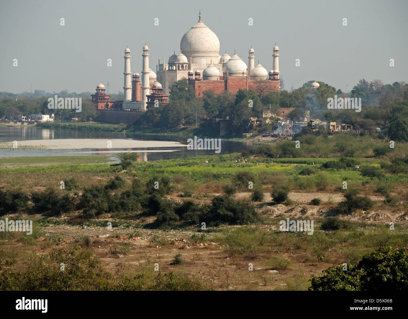 Landscape view of taj mahal hi-res stock photography and images - Alamy