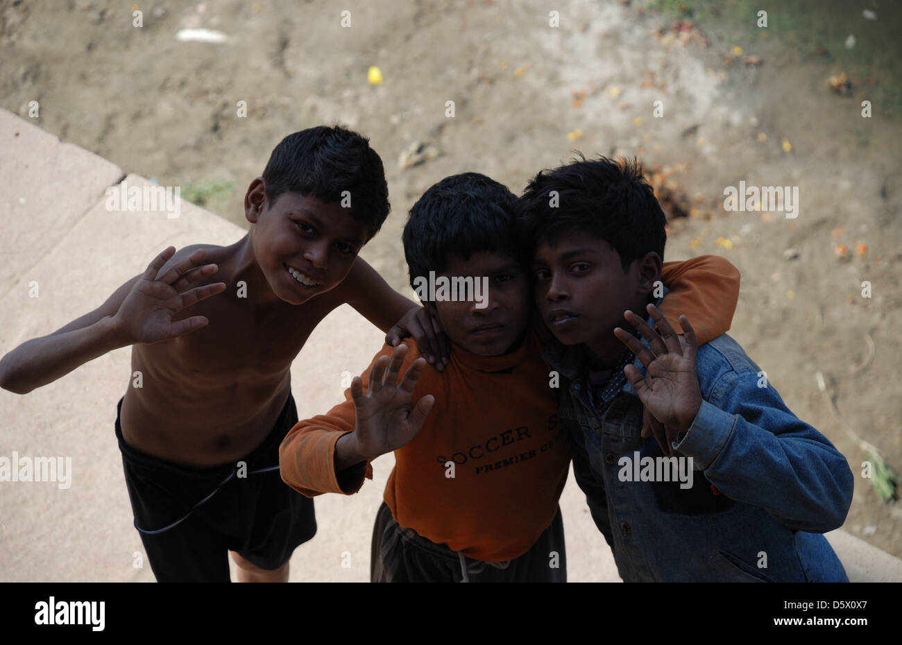 Indian street kids hi-res stock photography and images - Alamy