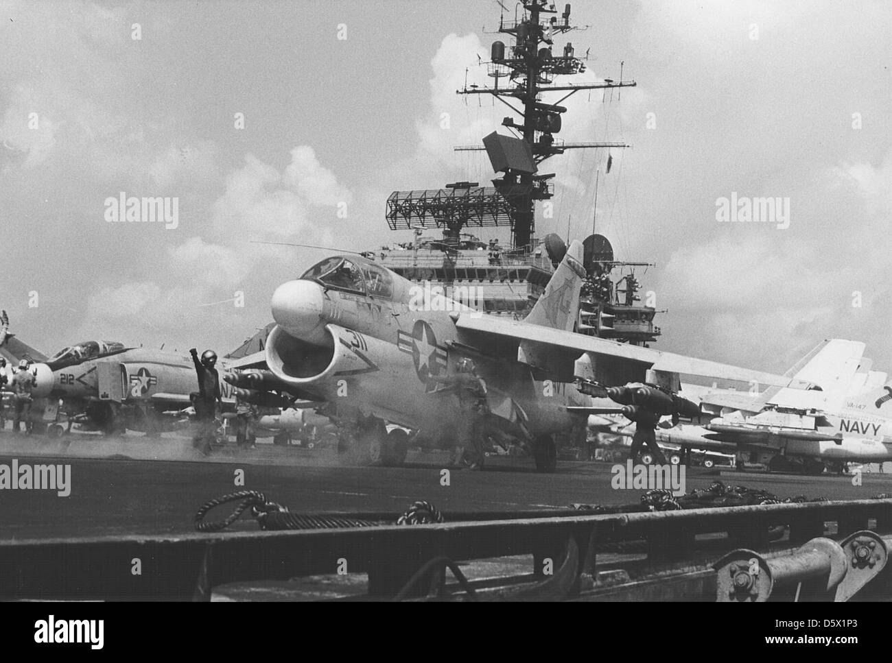 Uss constellation Black and White Stock Photos & Images - Alamy