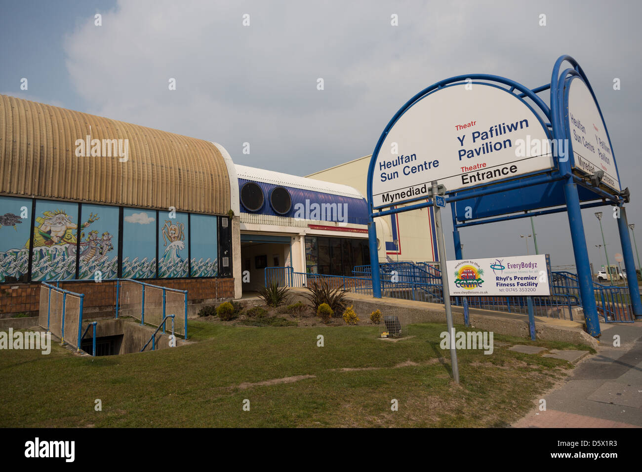 Rhyl sun centre hi-res stock photography and images - Alamy