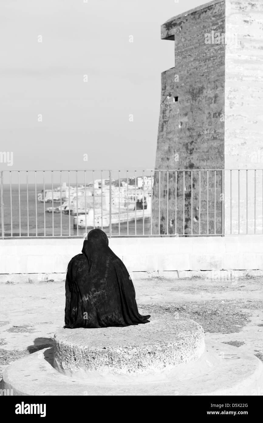 Woman in hijab looks hi-res stock photography and images - Alamy