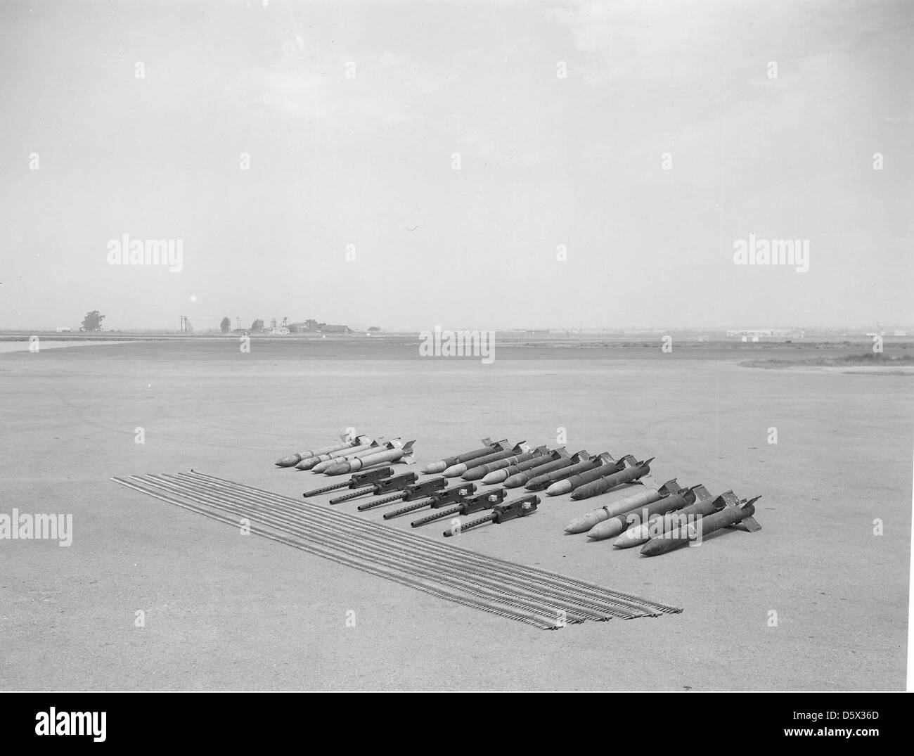 Aircraft Ordnance Stock Photos & Aircraft Ordnance Stock Images - Alamy