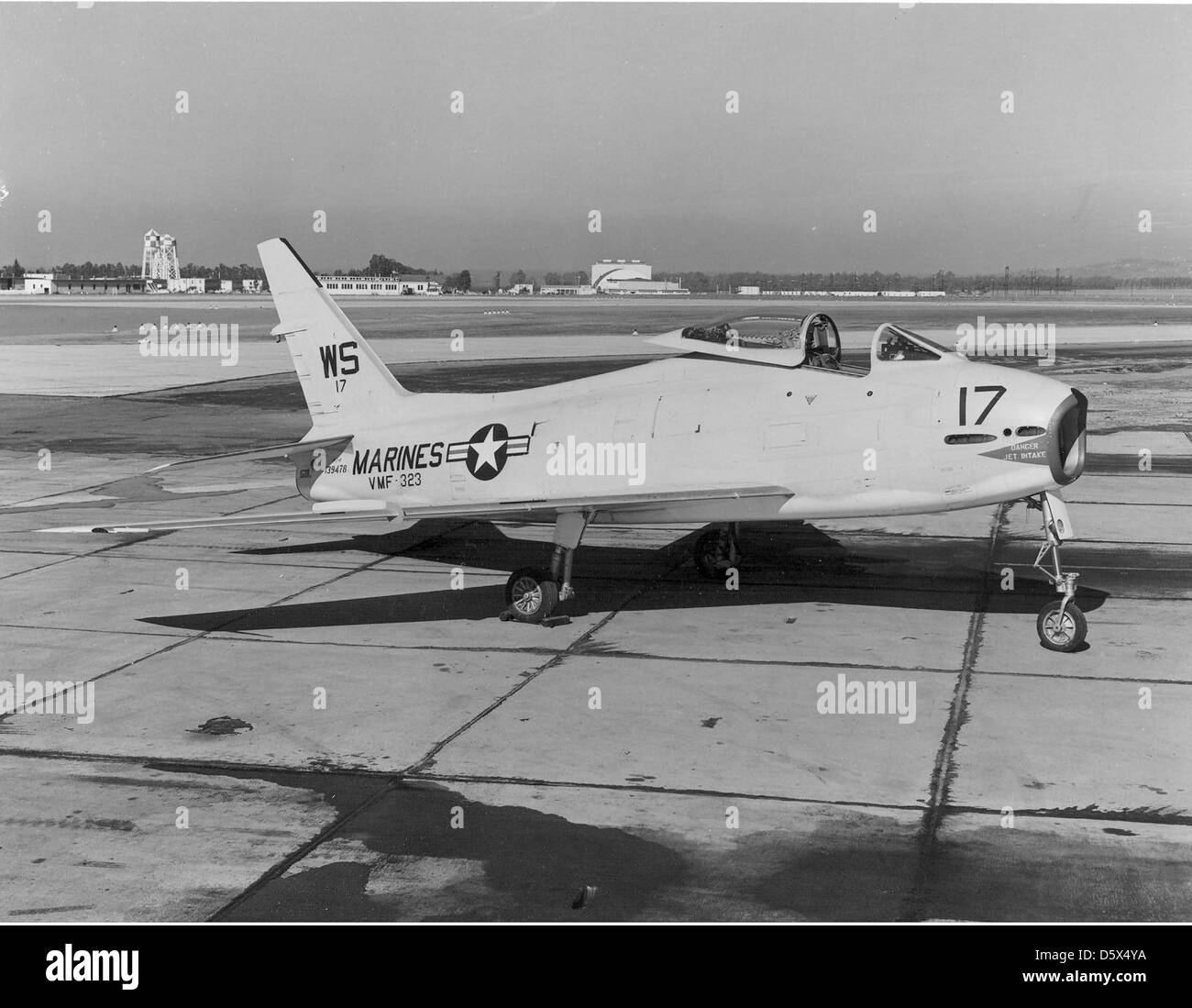 Vmf 323 hi-res stock photography and images - Alamy