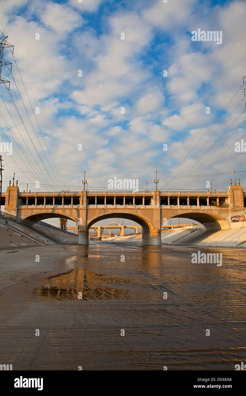 7th Street Bridge over the Los Angeles River, Downtown Los Angeles ...