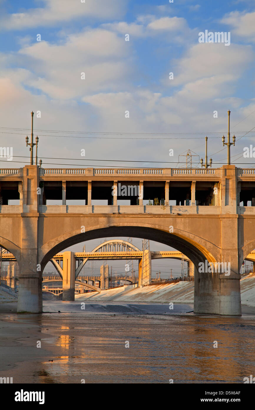 7th street viaduct hi-res stock photography and images - Alamy
