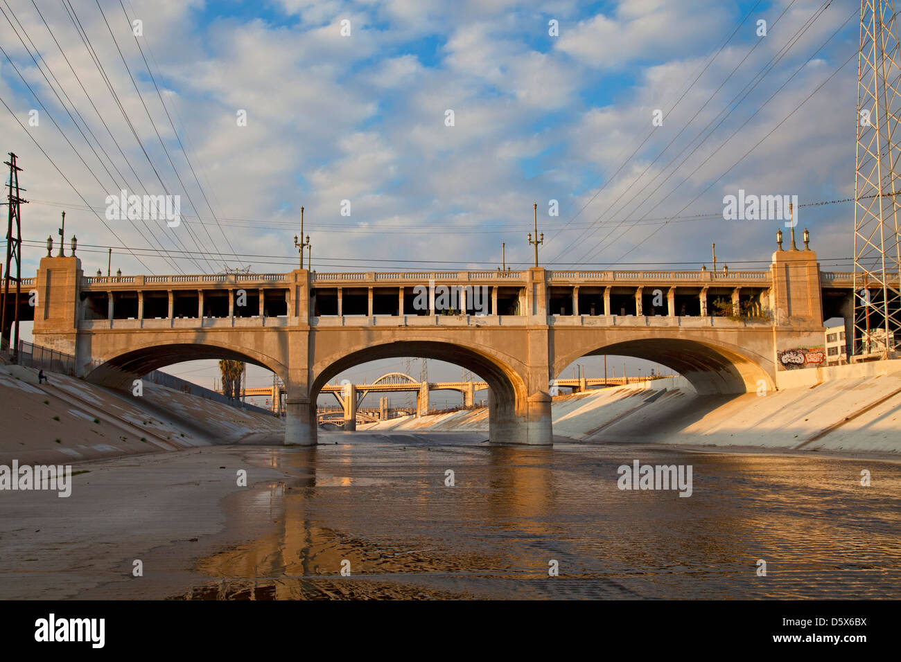 7th Street Bridge over the Los Angeles River, Downtown Los Angeles ...