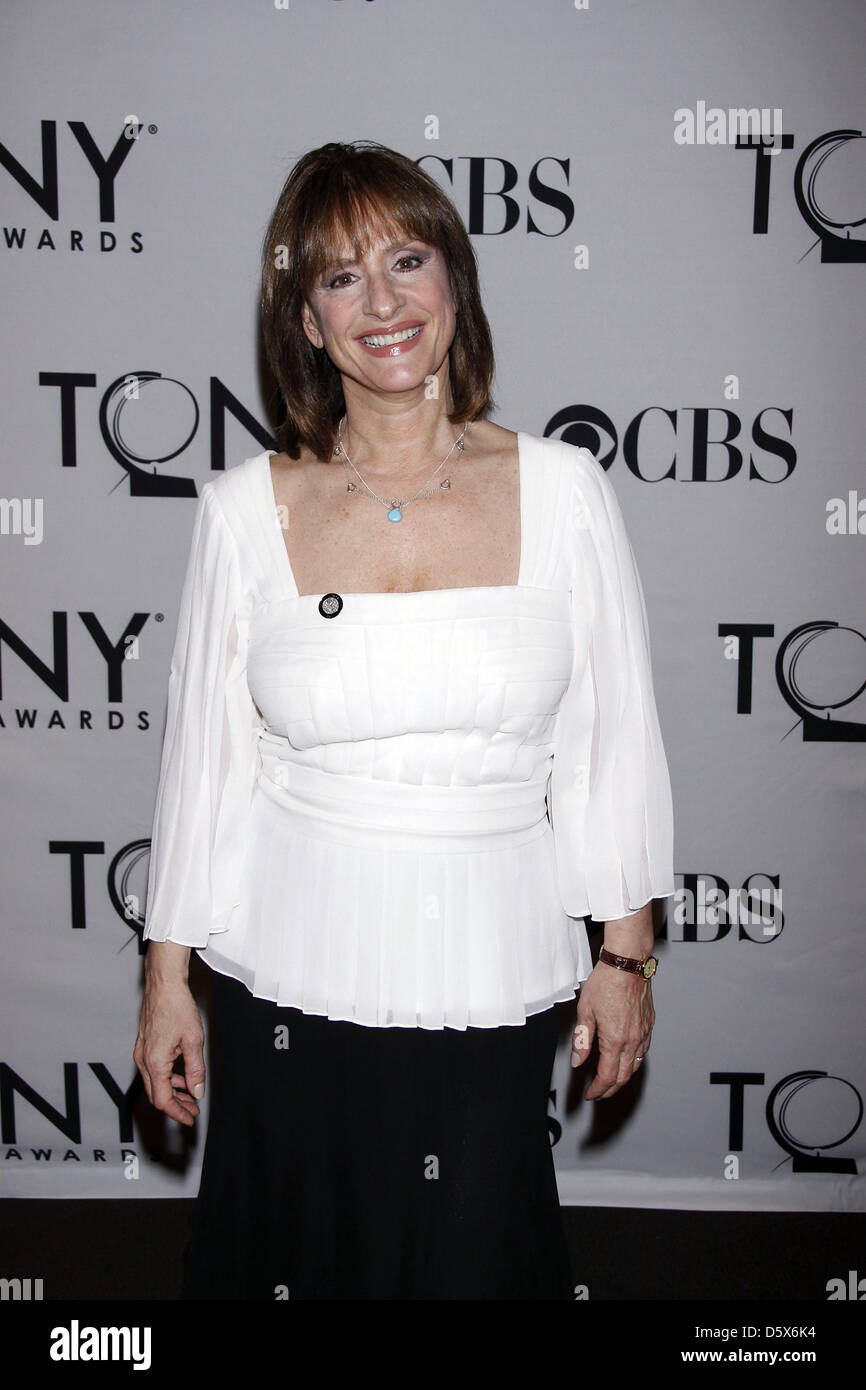 Patti lupone tony hi-res stock photography and images - Alamy