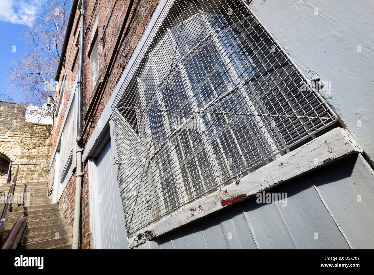 Guard wire hi-res stock photography and images - Alamy