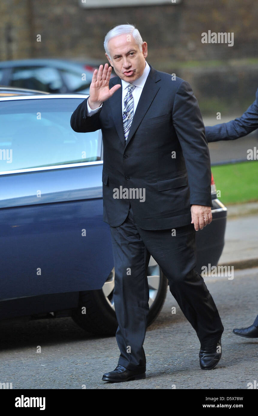 Israeli Prime Minister Benjamin Netanyahu walking to the door at 10 ...
