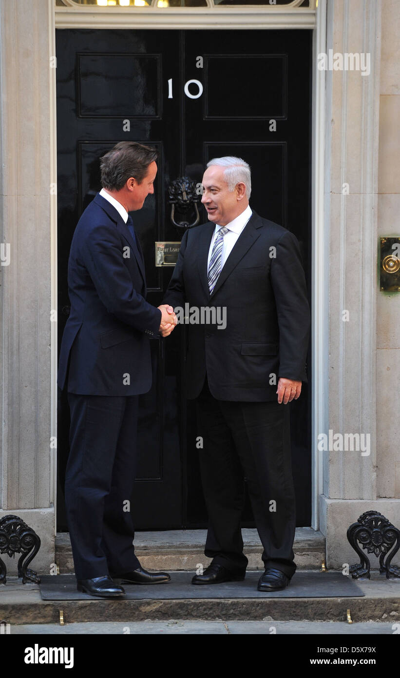Prime Minister David Cameron shaking Israeli Prime Minister Benjamin ...