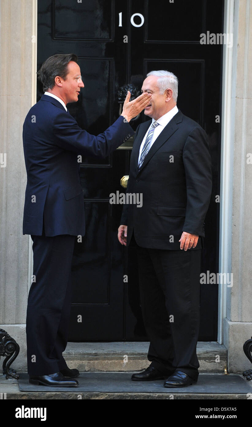 Prime Minister David Cameron speaking with Israeli Prime Minister ...